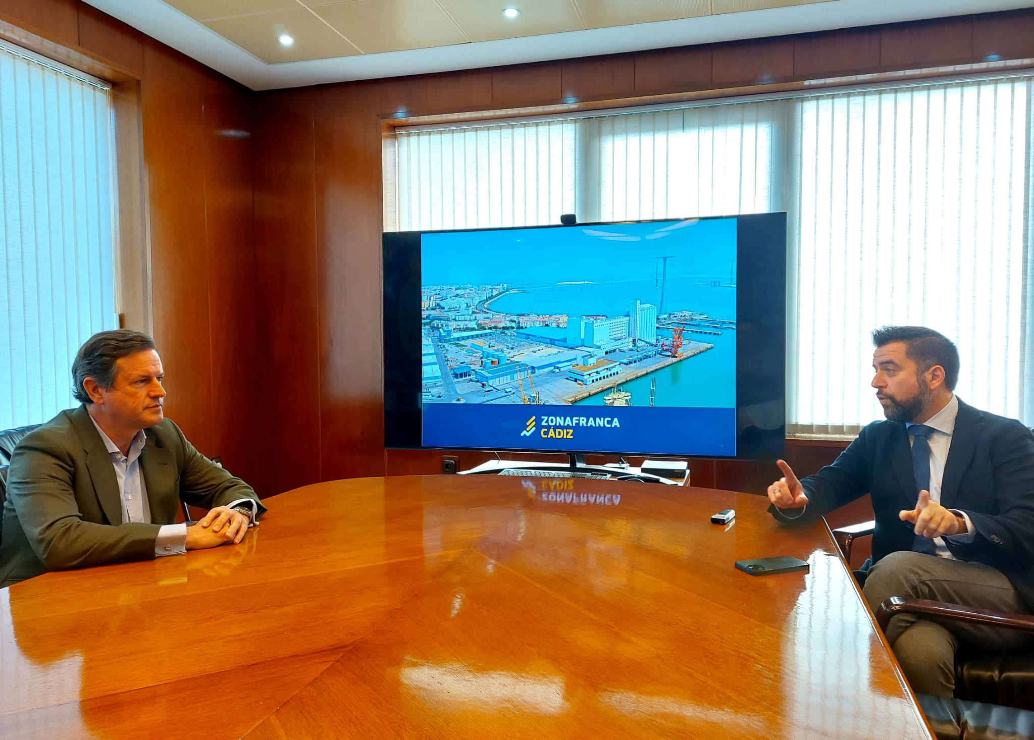Javier Garat visita la Zona para conocer sus proyectos de Economía Azul ...